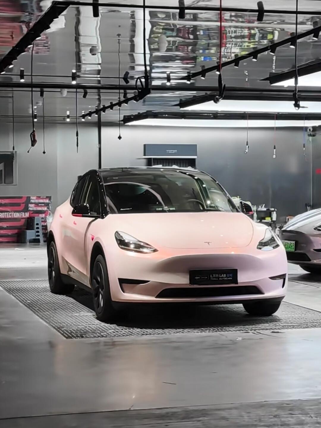 Model Y｜救命‼️这颜色谁受得了啊💗_Model Y社区_易车社区