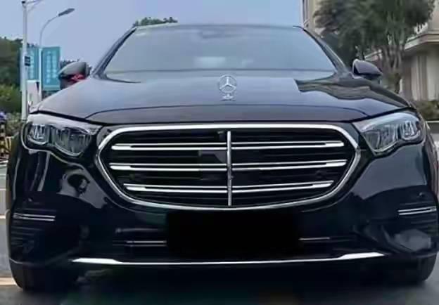 我有一个新发现， 凡是买奔驰E300L的人， 大都不知道油耗是多少。 今天晚上，_奔驰E级社区_易车社区