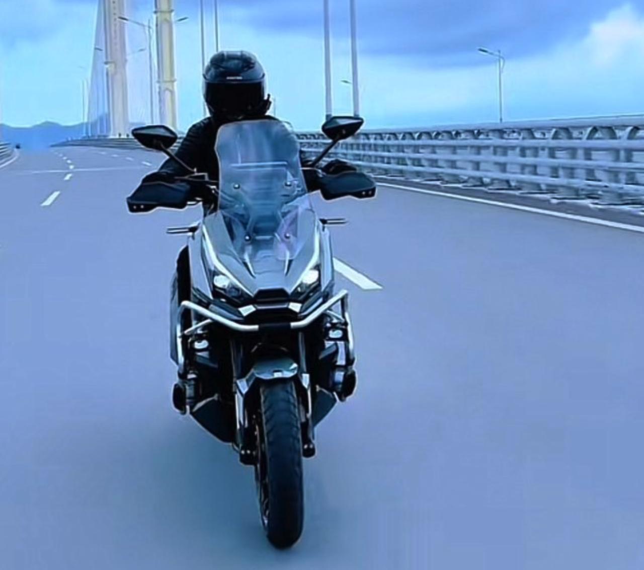 升仕368G 是一款跨界踏板ADV车型，售价33800元，于2024年7月上市。_有钱人的社区_易车社区