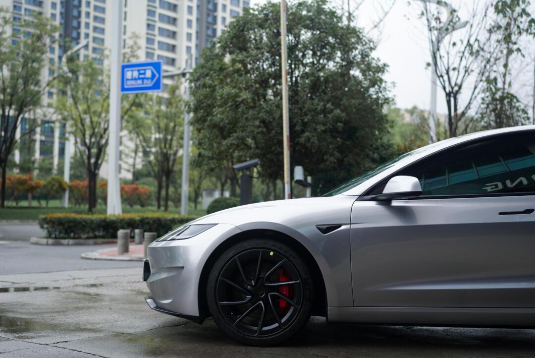 Model 3P｜GT银即可刻照片帅炸了💥_Model 3社区_易车社区