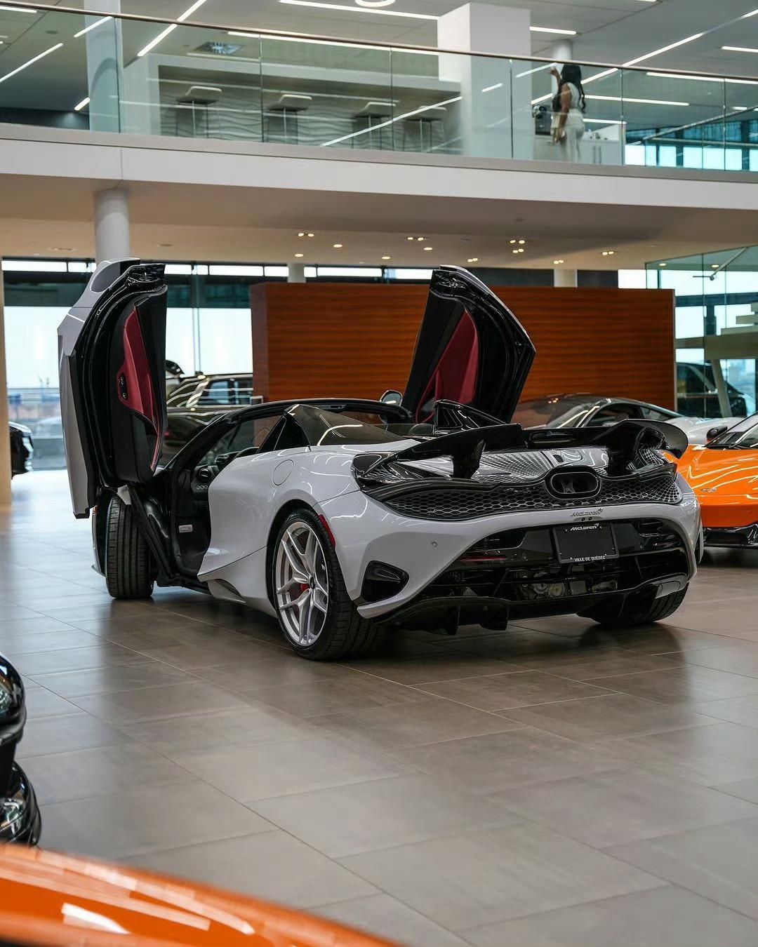 【迈凯伦迈凯伦750S2023款4.0T Spider】报价_图片_-参数_易车