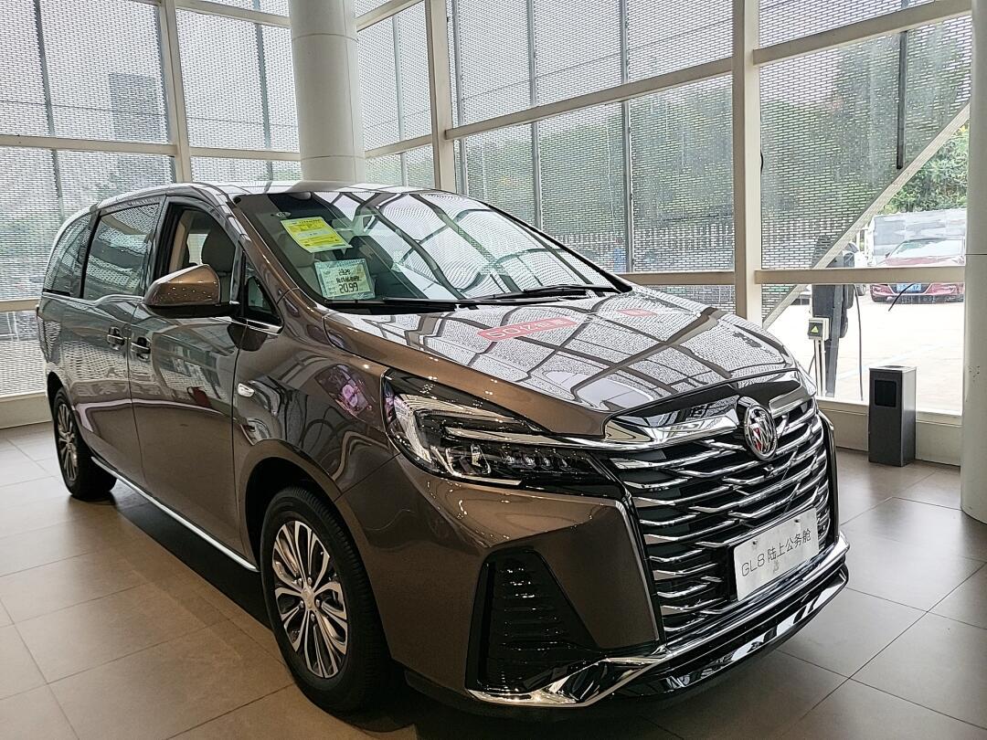 “MPV只有两种，一种是别克GL8，一种是其它”别克GL8陆上公务舱舒适型_别克GL8社区_易车社区