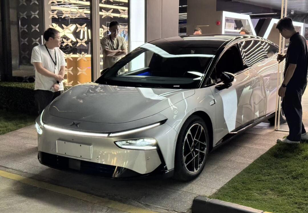 路人拍摄 小鹏 P7+20w 左右最值得买的车_小鹏MONA M03社区_易车社区