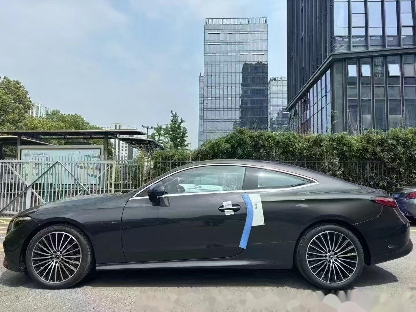 CLE260轿跑，石墨灰/棕色内饰。_汽车杂谈社区_易车社区