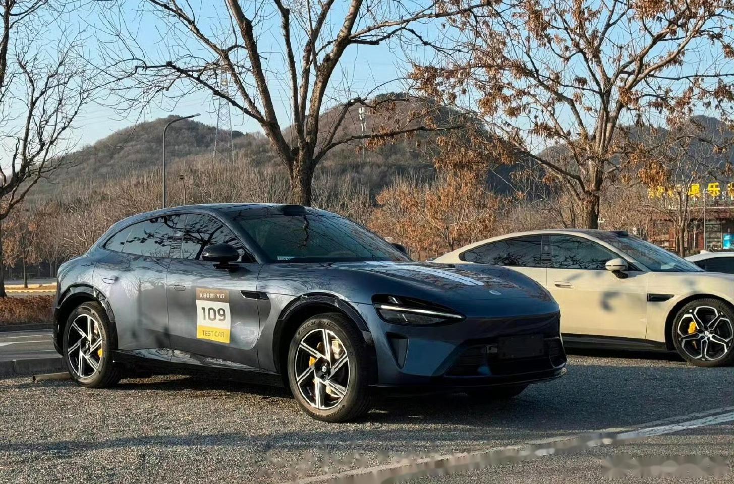 为啥我说yu7有可能比su7便宜很多人来喷我 你们花钱和尿炕一样顺畅吗 Su7主_小米YU7社区_易车社区