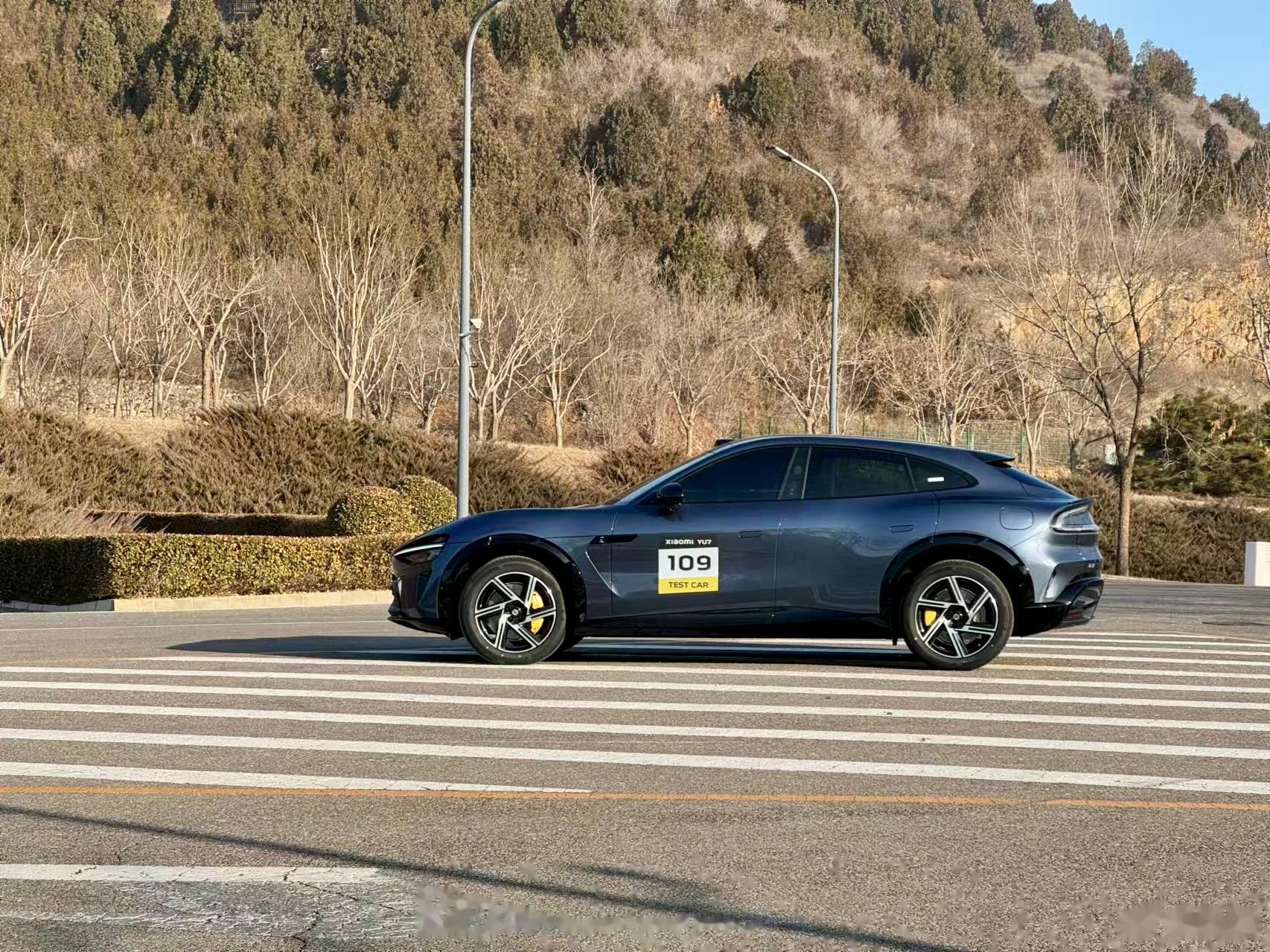 小米Yu7实拍，感觉空间不太够啊，大家怎么看？_小米YU7社区_易车社区