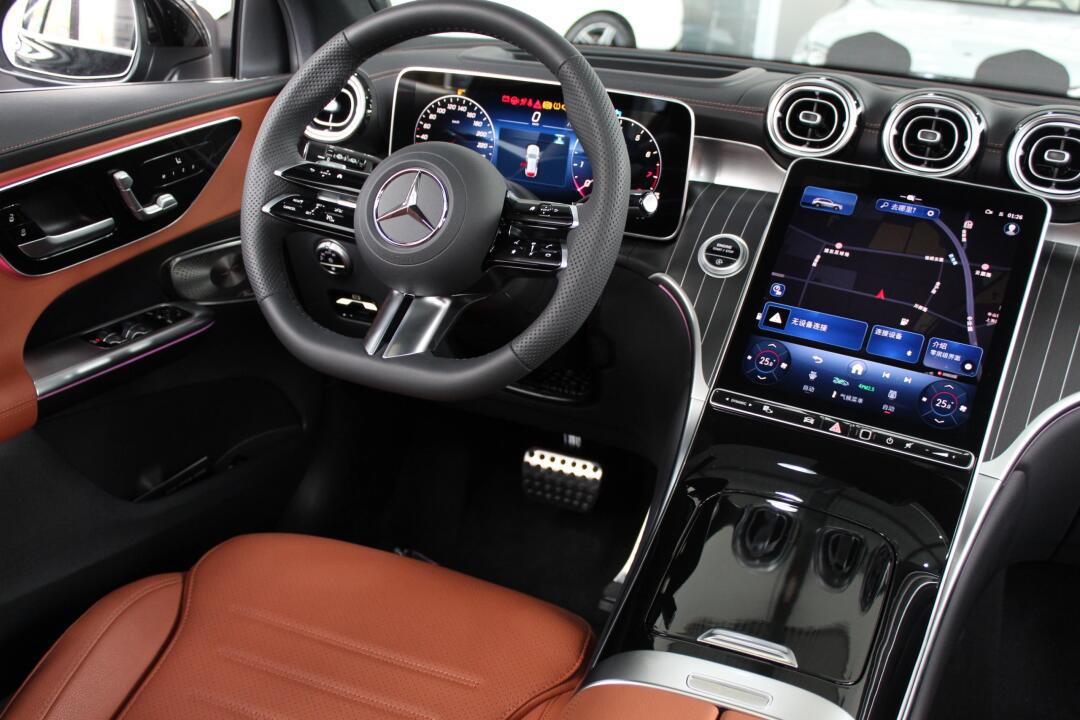 奔驰GLC300L，优雅与力量的完美融合🚗 _奔驰GLC社区_易车社区