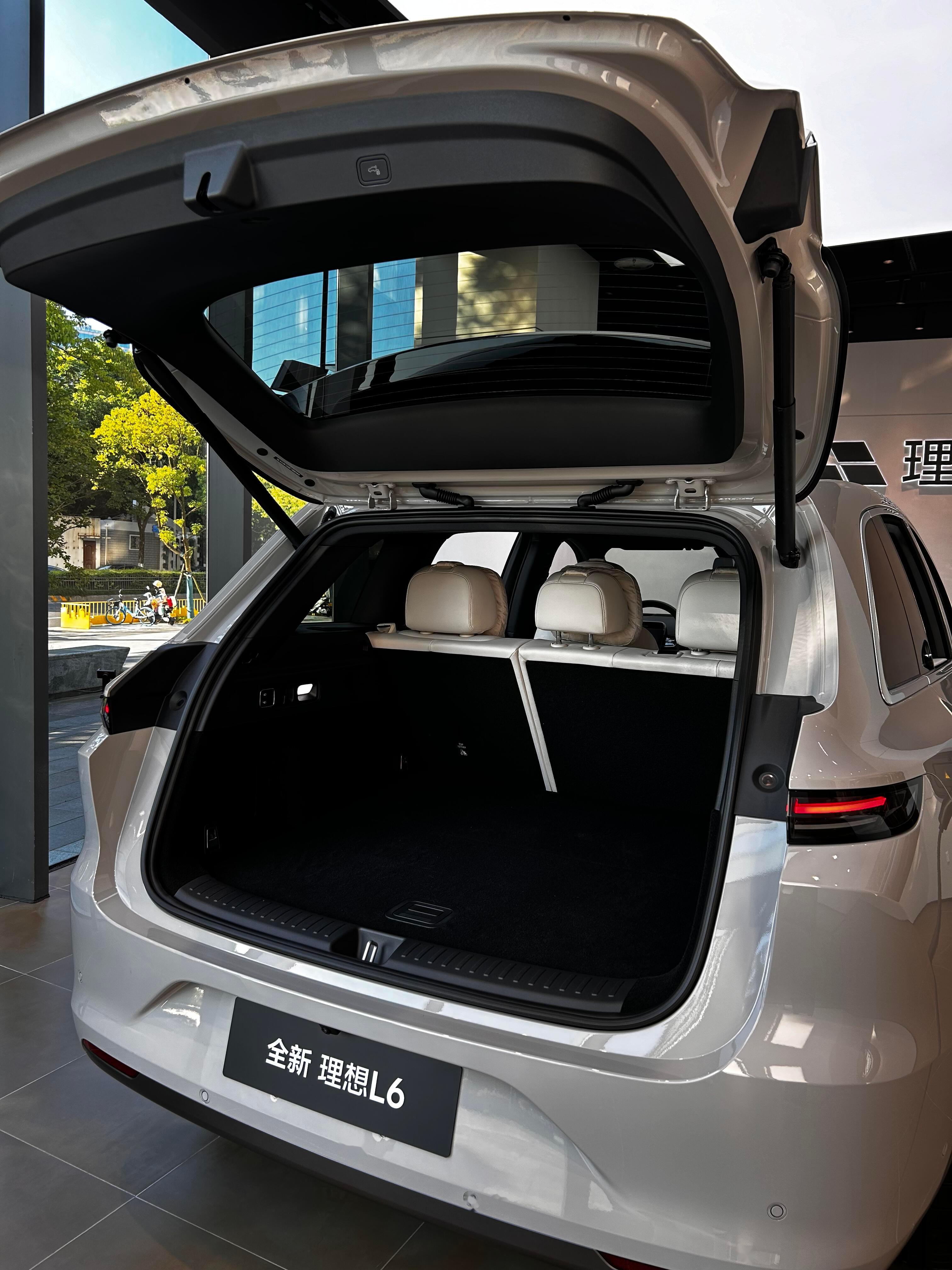 理想L6一定是25万预算左右绕不开的一台车 全系CDC连续可变阻尼减震器 下沉式_理想L6社区_易车社区