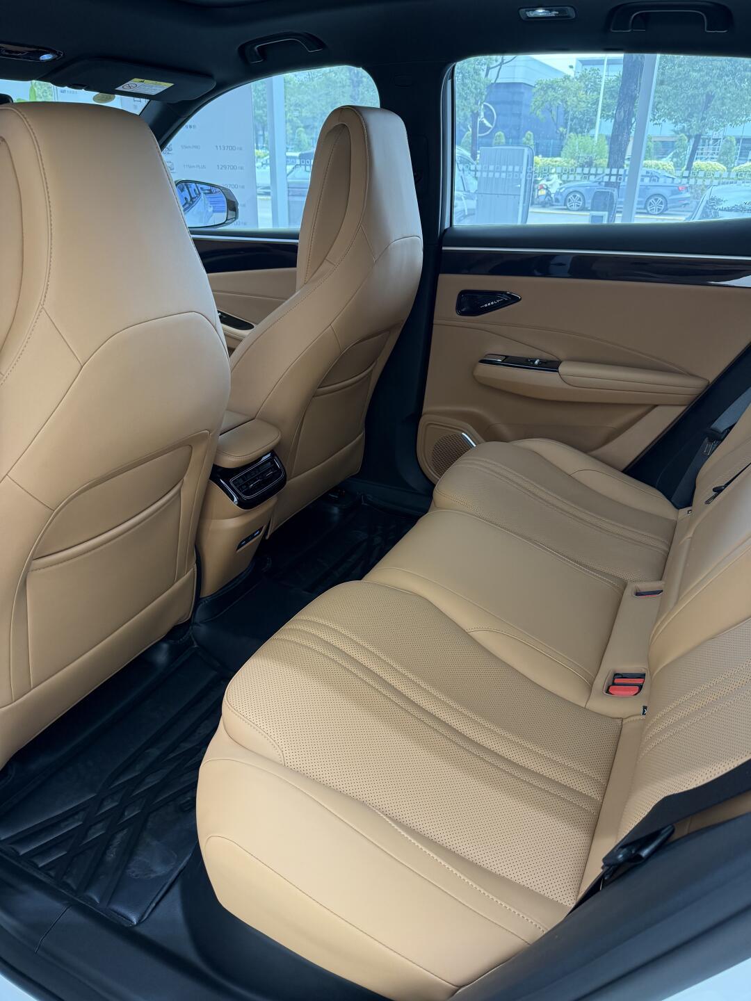 吉利银河l7 Emi可以下订啦😍_银河L7社区_易车社区