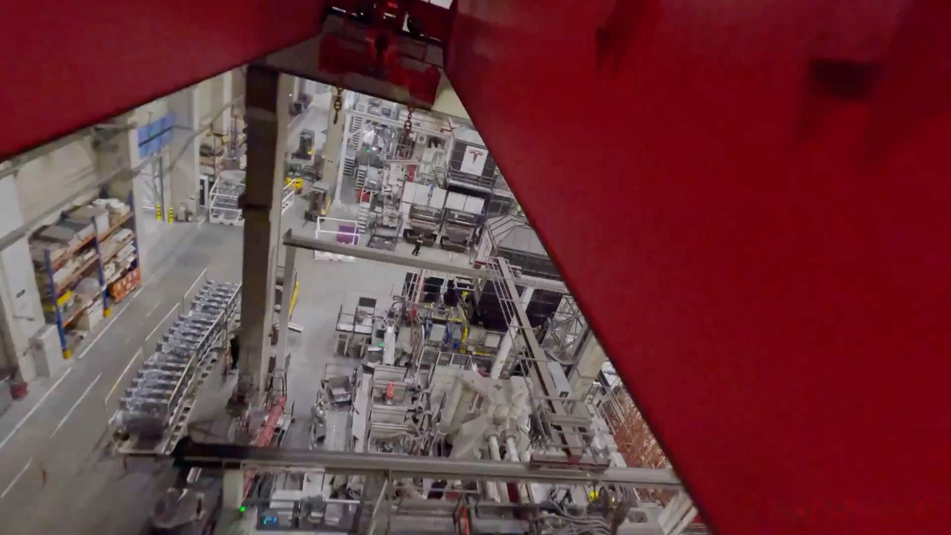 特斯拉工程副总裁Lars Moravy介绍了新款Model Y的升级后铸件， 新_Model Y社区_易车社区