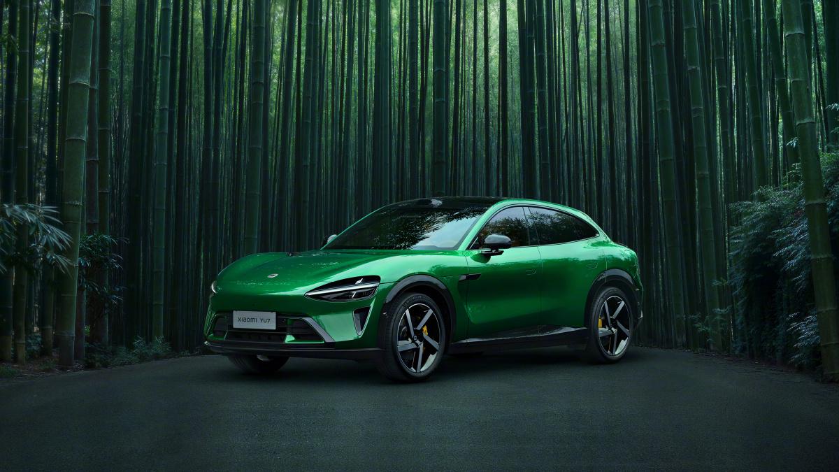 【小米 YU7 车型官方 4K 高清壁纸发布：展示宝石绿 / 钛金属/熔岩橙三色_小米YU7社区_易车社区