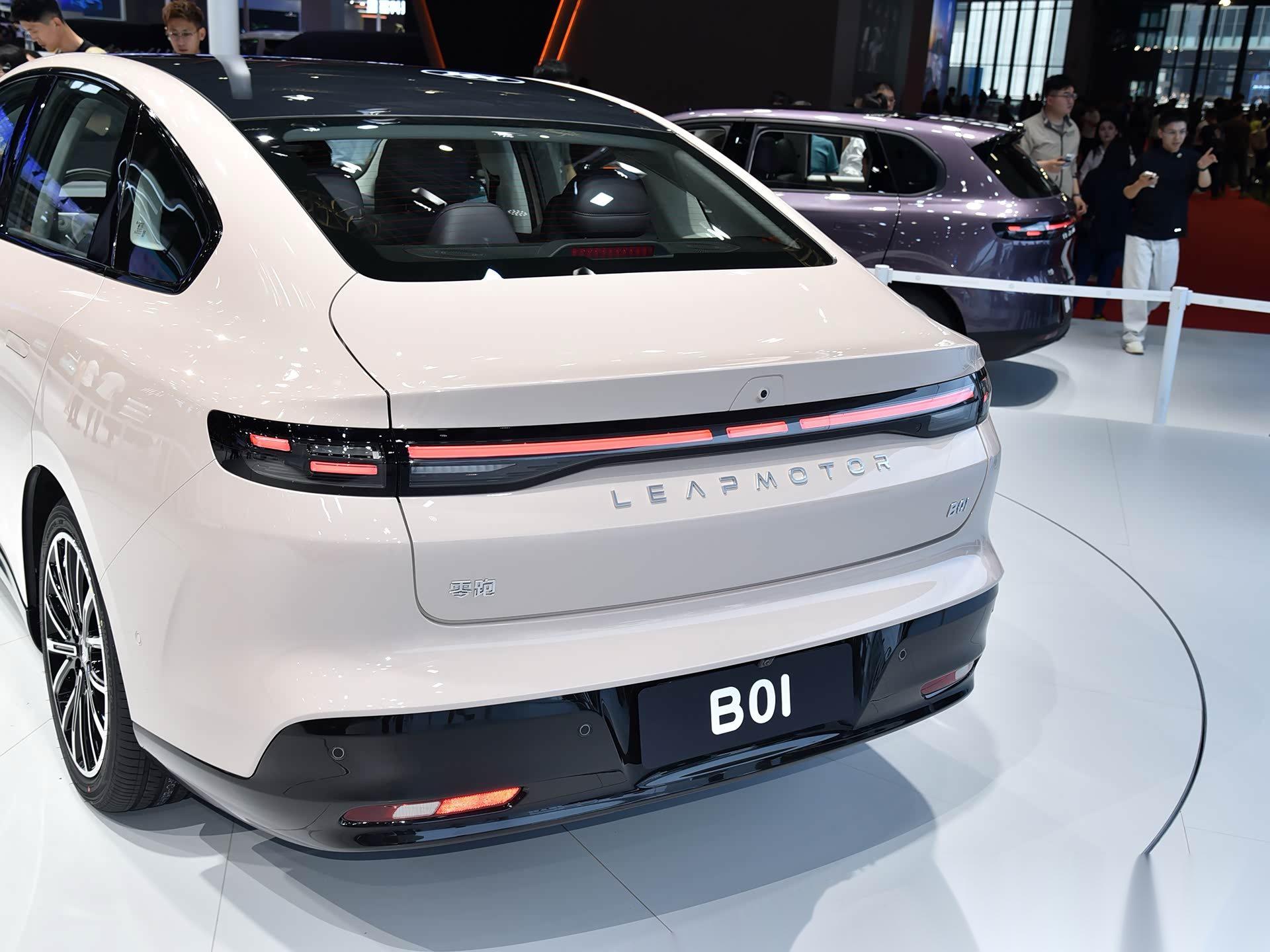 🔋 续航与补能： 零跑B01：650km超长续航（CLTC），实测达成率超90_零跑B01社区_易车社区