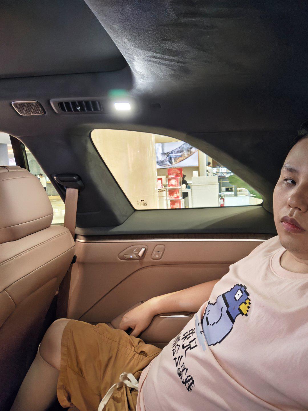 实地对比了一下 问界M9 和 乐道L90 的第三排。_问界M9社区_易车社区