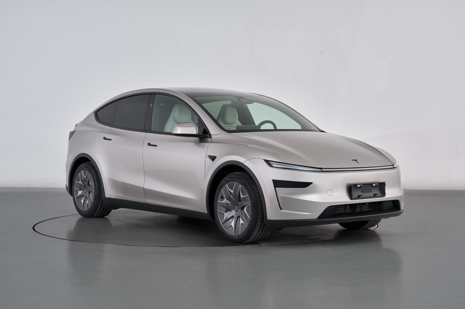 Model Y 六座版来了！Model YL，尾标是 Model YYY？ - _Model Y社区_易车社区