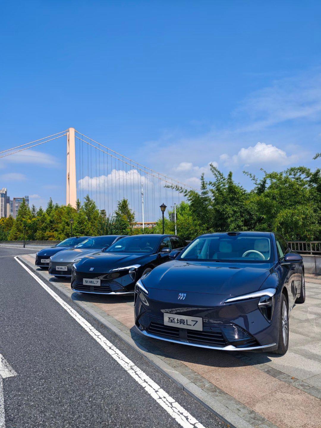 至境L7尺寸跟新小鹏P7，小米SU7差不多，搭载激光雷达，Momenta最新的R_汽车杂谈社区_易车社区
