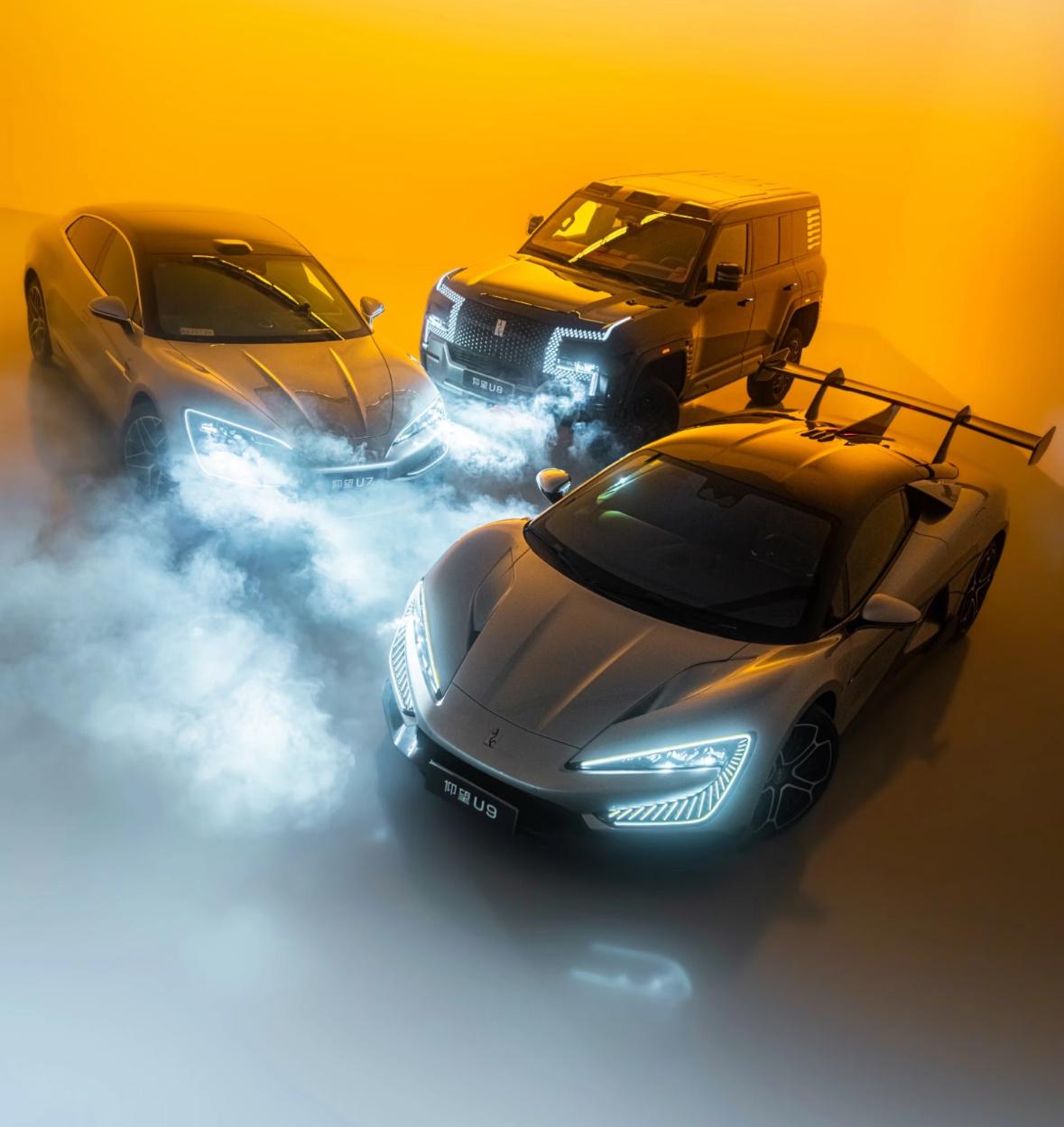 仰望品牌全家福：U7、U8、U9，三款全世界技术最先进的汽车。这组图拍得好高级 _仰望U7社区_易车社区