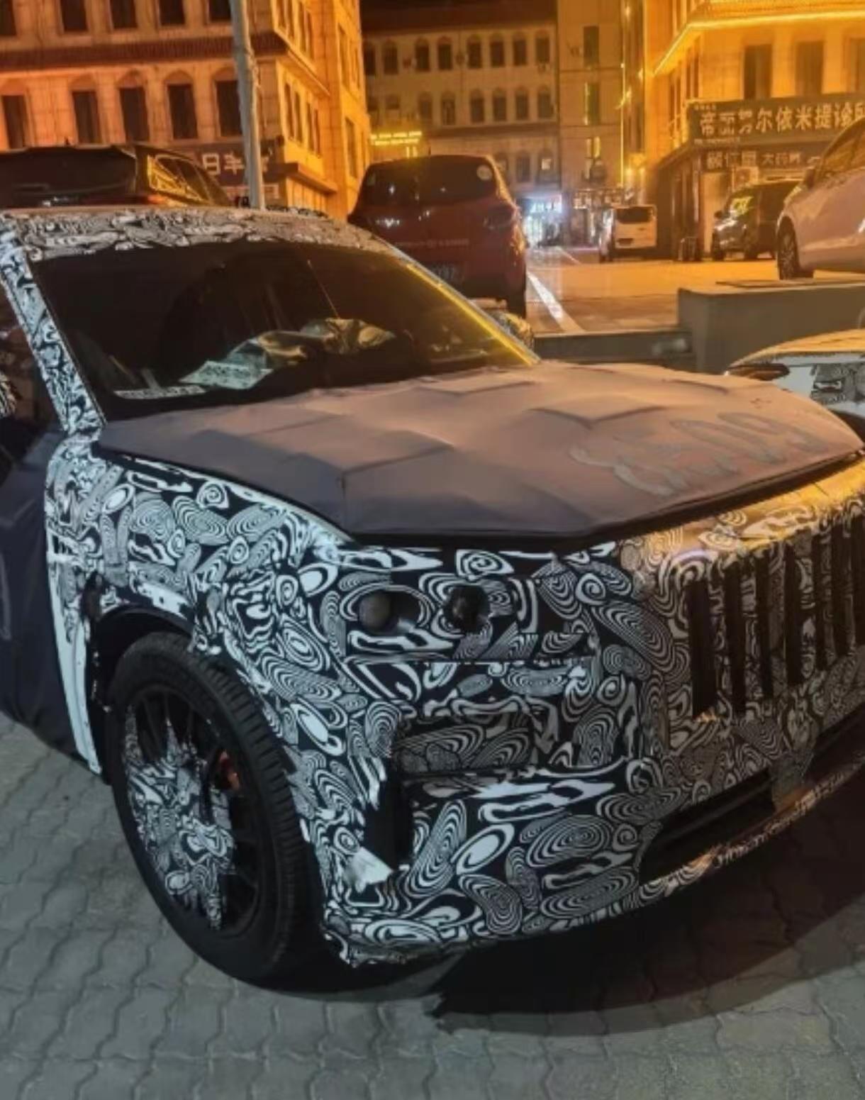 极氪家新SUV极氪8X，看样子是走豪华路线，据说有六座。延续家族设计，应该又是性_ZEEKR 8X社区_易车社区