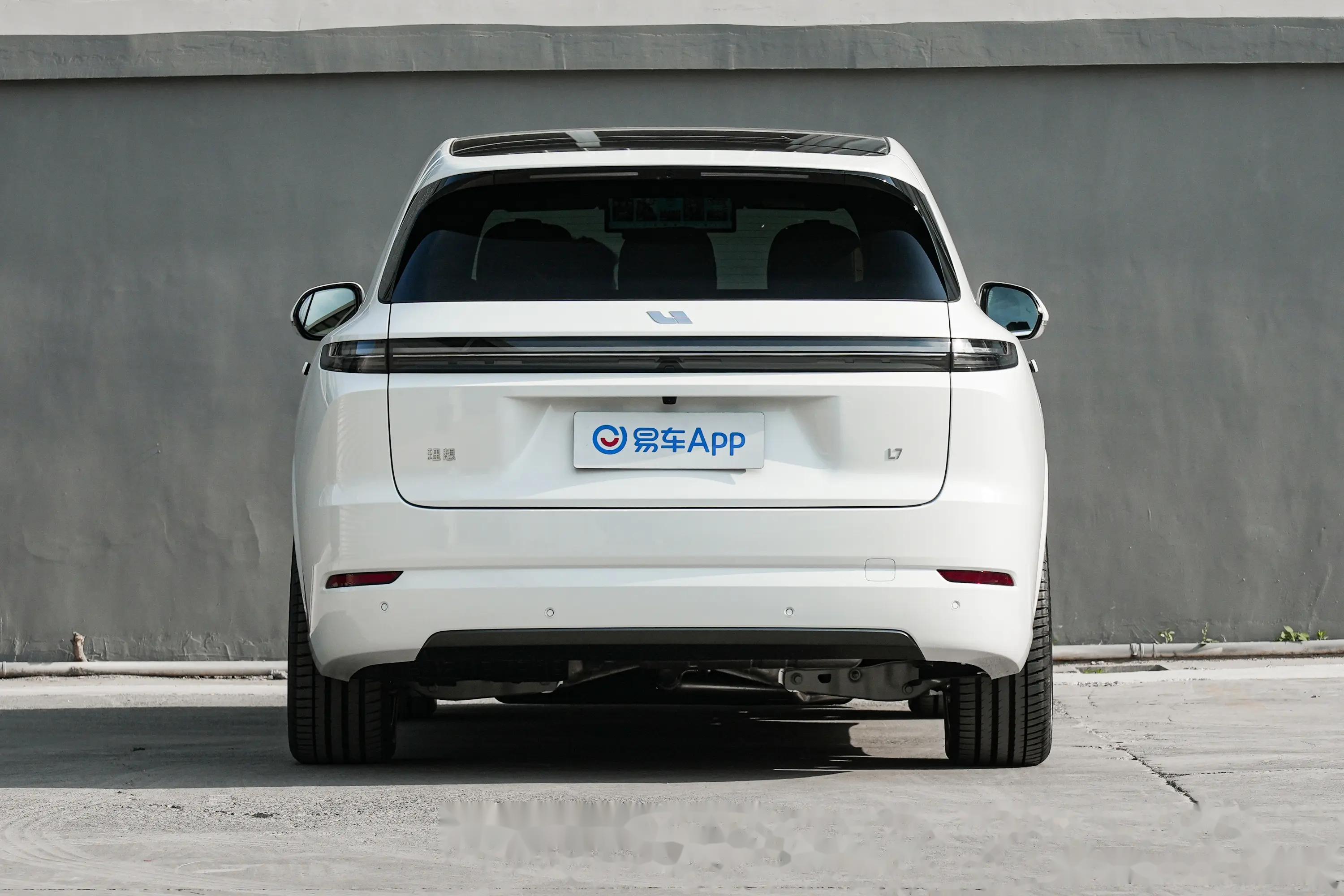理想L8的尾部设计能不能改成和L7、L9的那种啊，个人感觉7和9的那种设计更好看_理想L8社区_易车社区