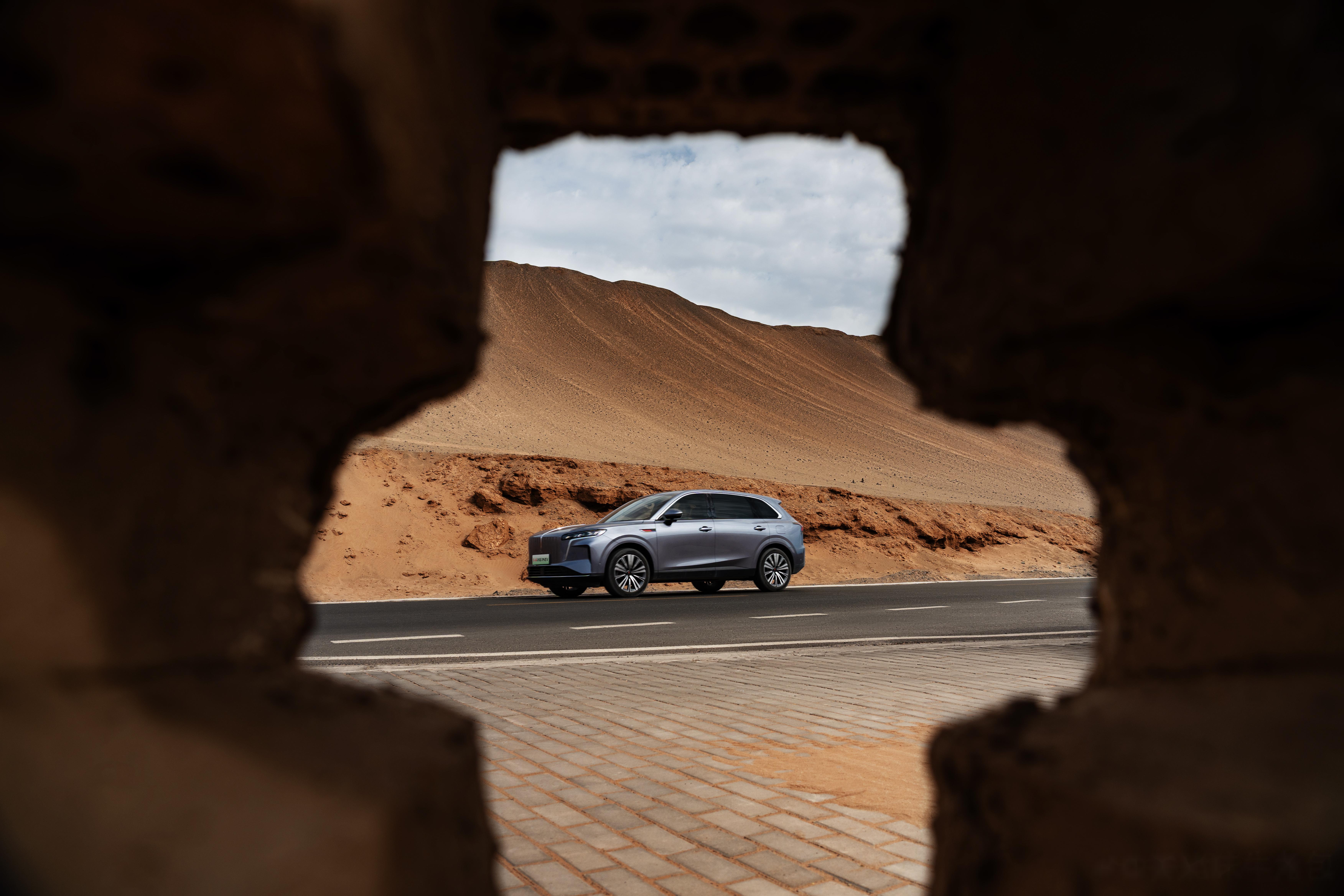 综合油耗低至0.4L！红旗HS6 PHEV拿吉尼斯认证，中国混动技术让省钱更省心_红旗HS6 PHEV社区_易车社区