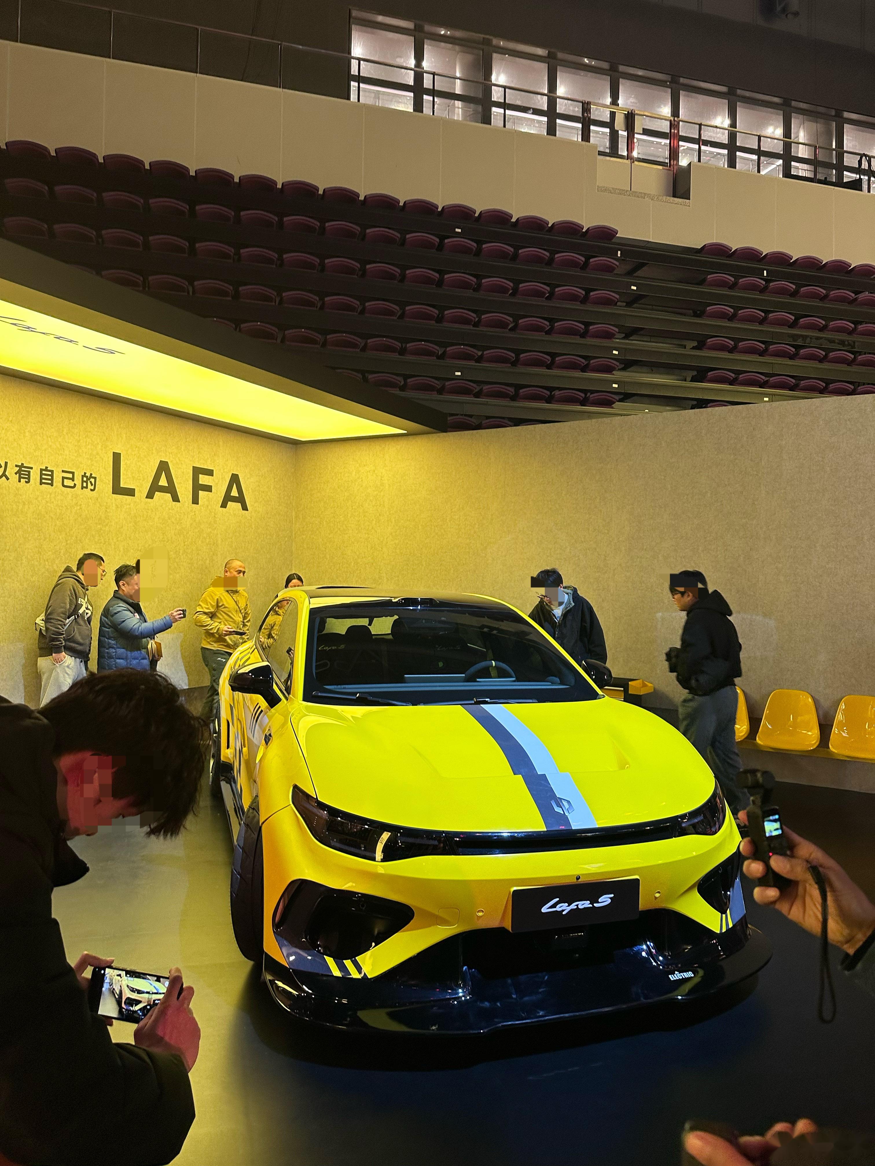 零跑Lafa 5今晚上市，预售价10.58万元起，作为参考：同轴距的零跑B01 _零跑B01社区_易车社区