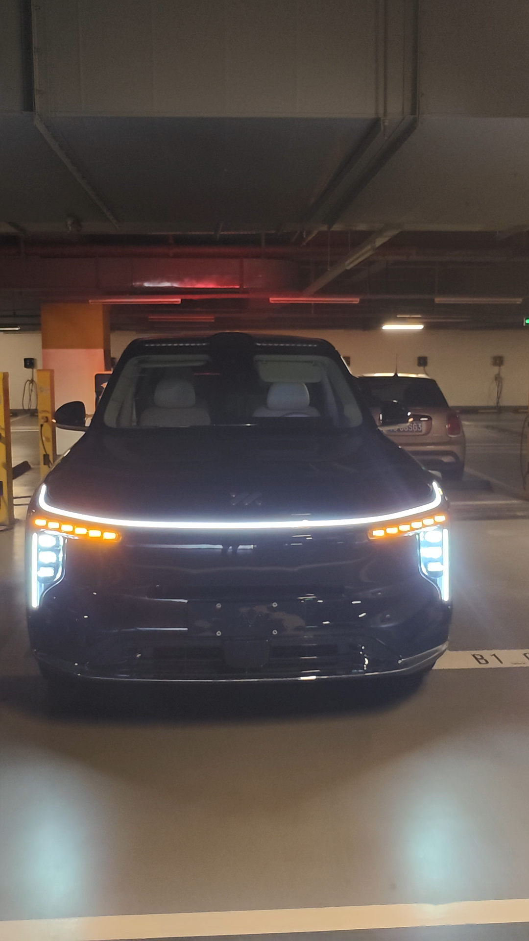 【不懂就问系列】智己LS9离车泊入，为何会…？ 亲身体验了一下智己LS9的离车泊_智己LS9社区_易车社区